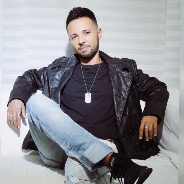Intervista al cantante Enrico Costa