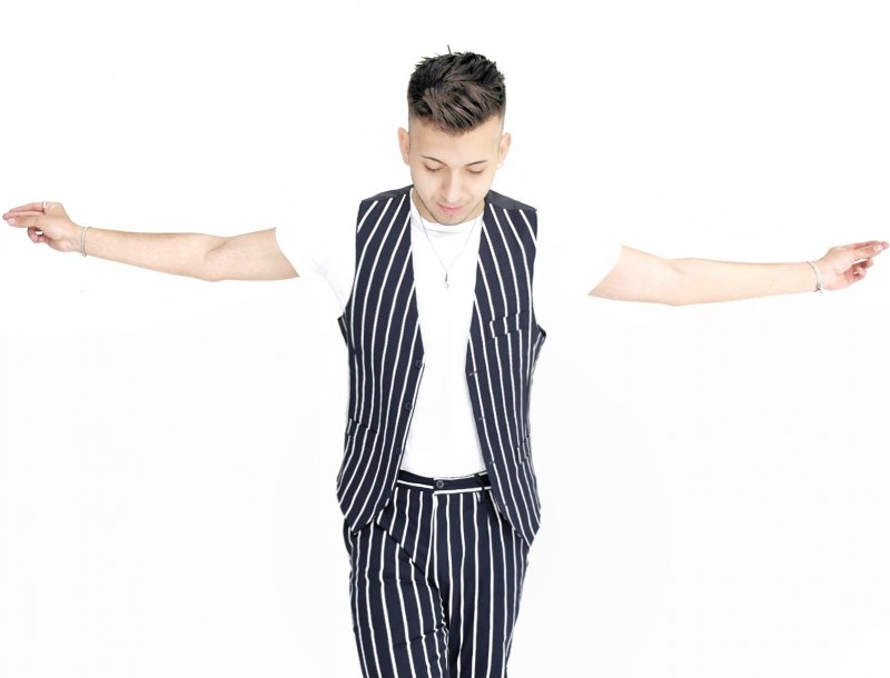 Intervista al cantautore Enomi